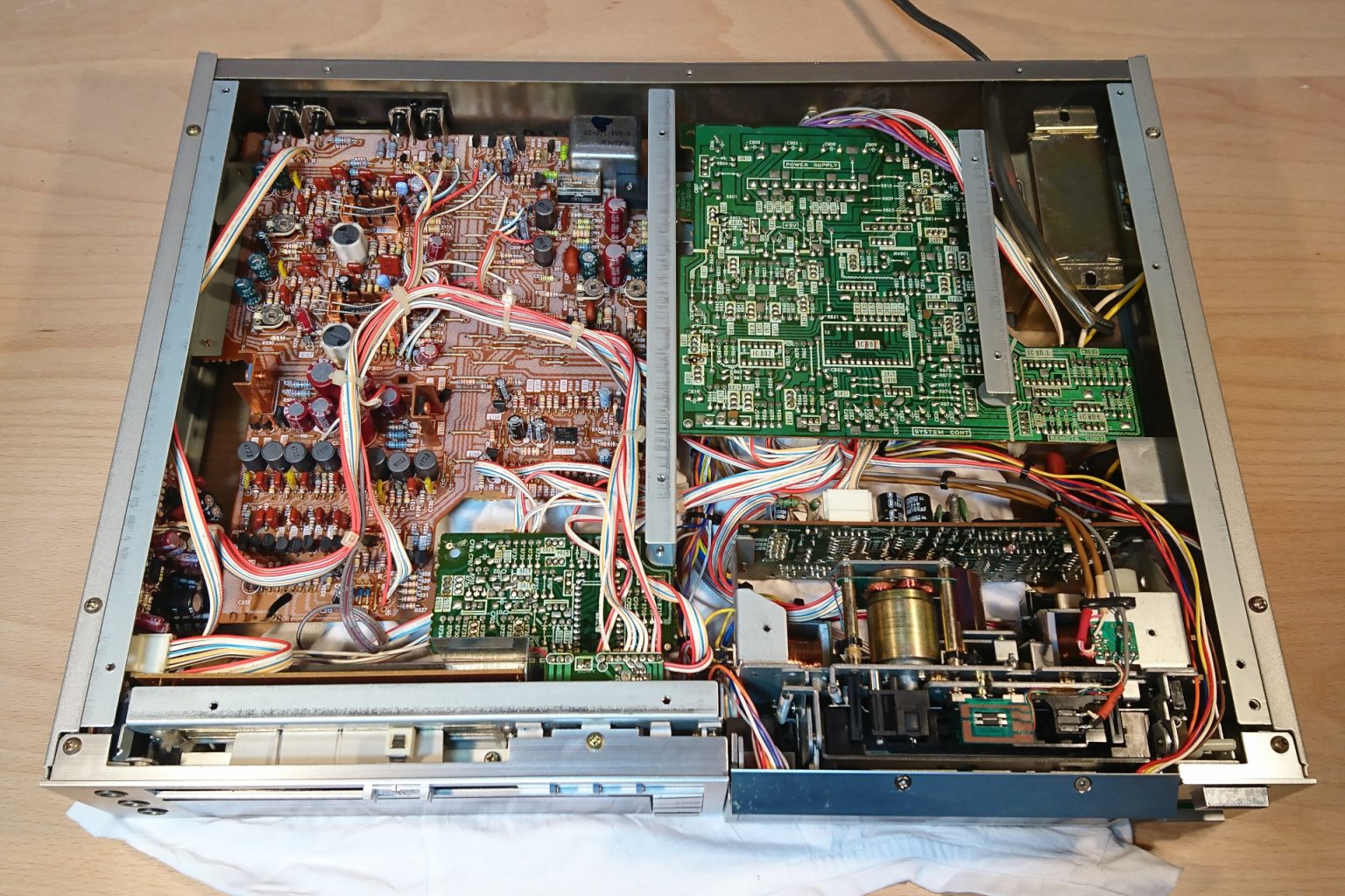 SONY TC-FX7 外観・内部の様子を実機の画像で紹介 | スーパーカセッターズ SuperCassetters'